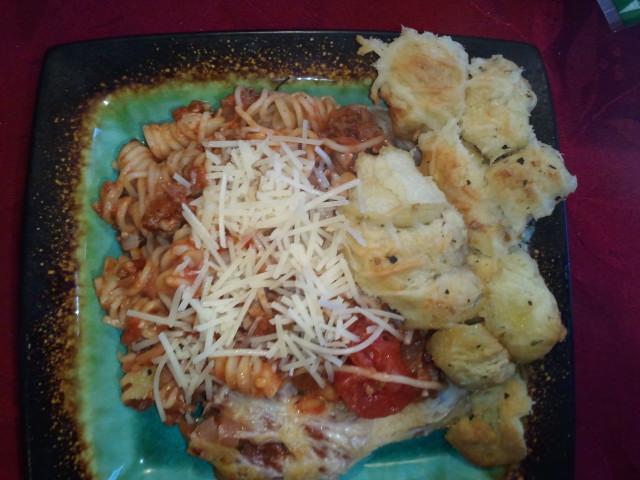 tt.scraps: Foodie Friday - Creamy Spaghetti and Garlic Biscuits