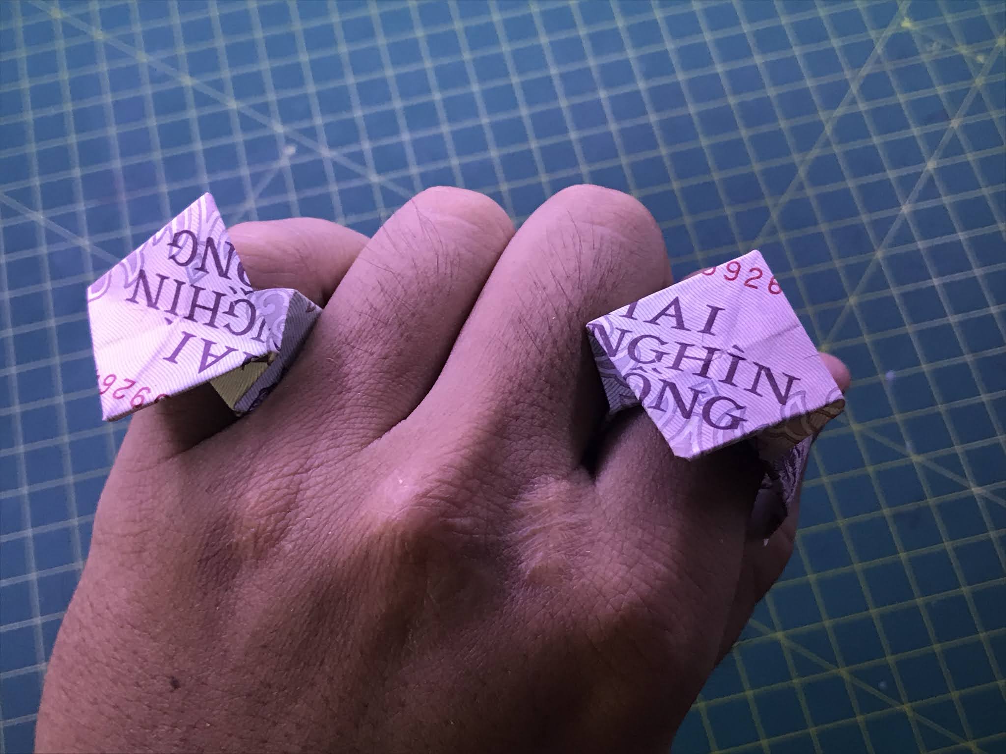 ORIGAMI hướng dẫn cách xếp chiếc nhẫn kim cương bằng tiền giấy how to make an money origami ring ...