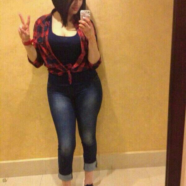 دودى شـــــــات هاااى انا داليا 25 سنه فى حد هنااا