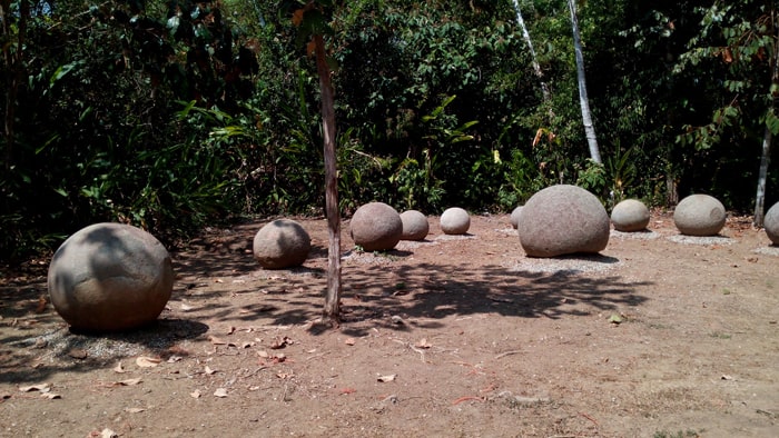 Rock Art Blog: THE MYSTERIOUS STONE SPHERES OF COSTA RICA: