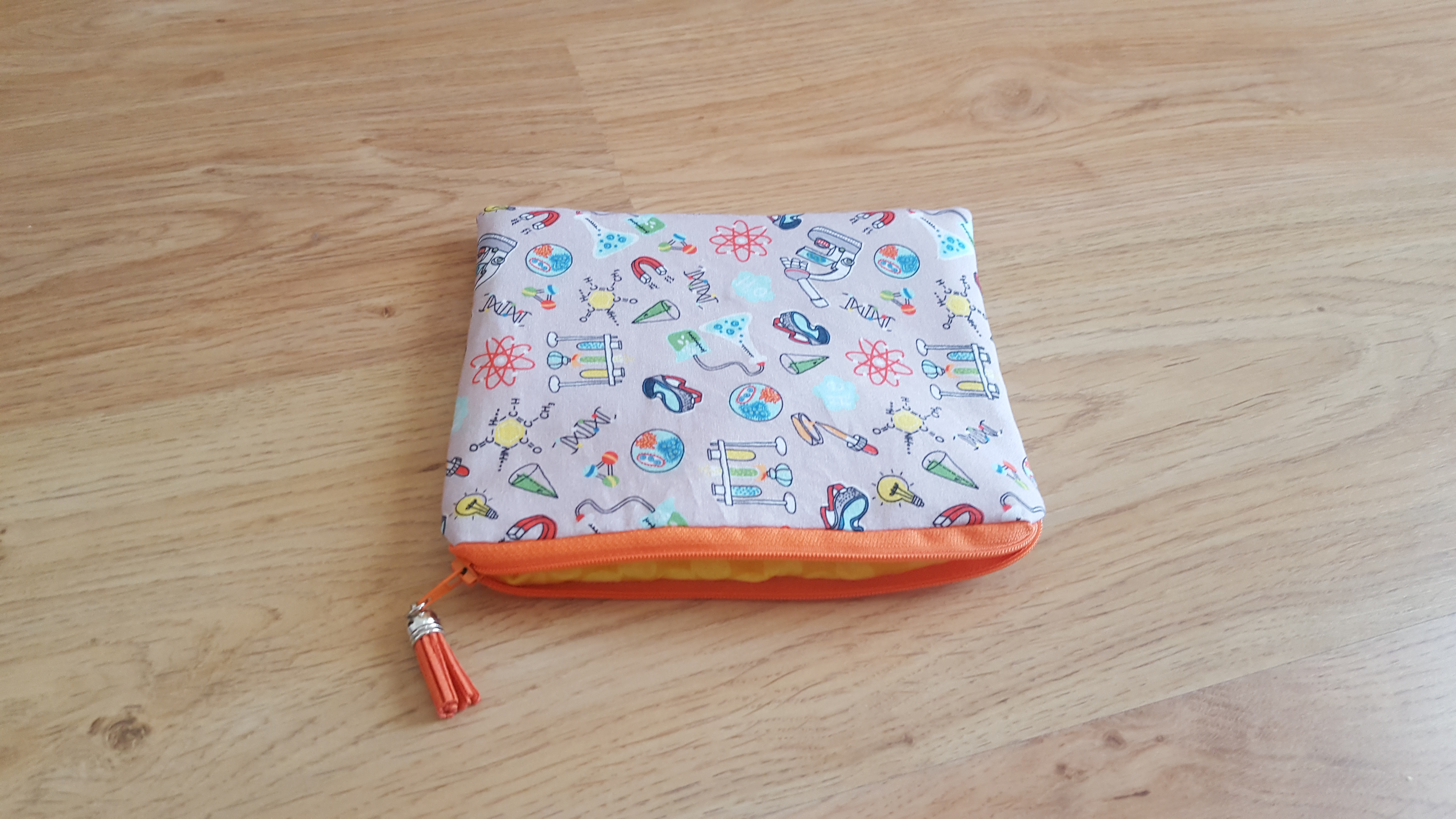 I made it Monday: science themed zipper purse |Keeping it Real