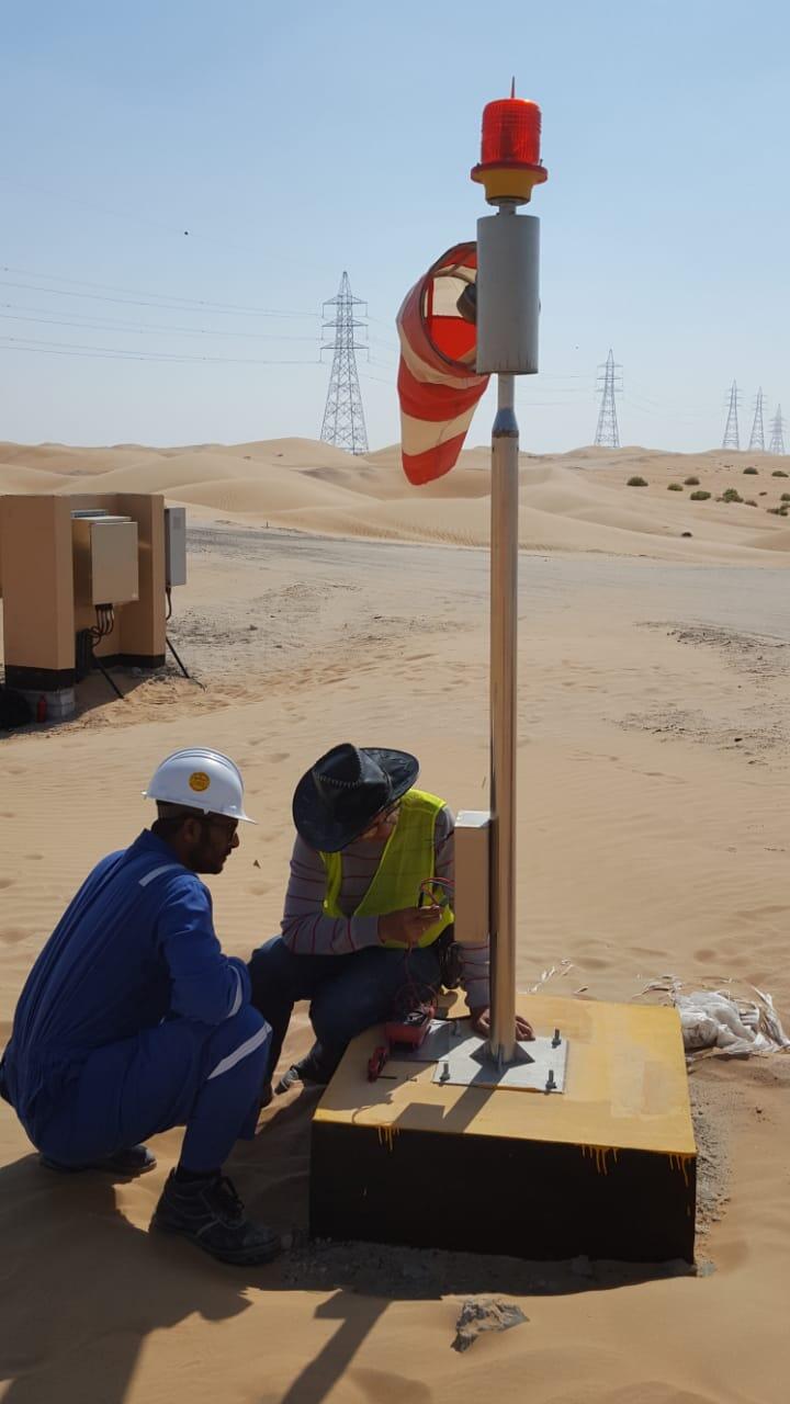 L-806 L-807 LED Lighted Wind Cone with Obstruction Light/Illuminated ...