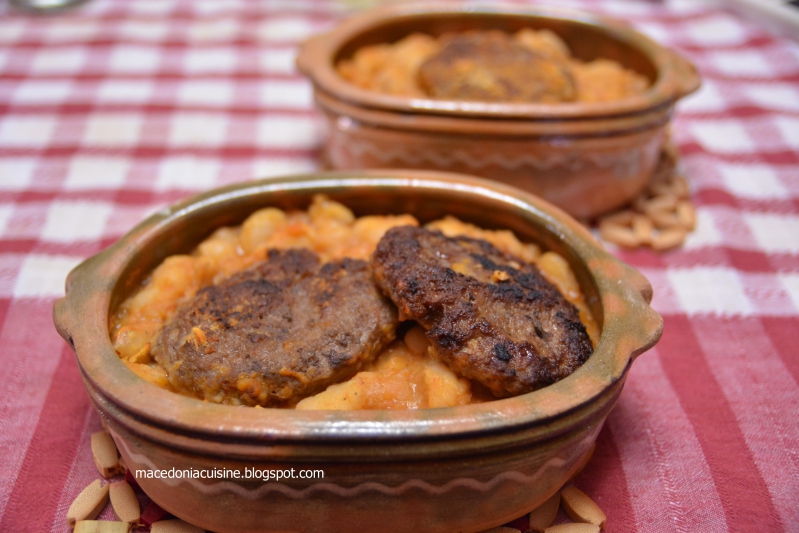 TAVCHE GRAVCHE (BAKED BEANS DISH) ~ Macedonian Cuisine