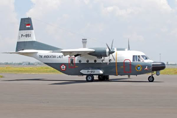 AIRPLANE SCALE MODELKIT: CASA C- 212