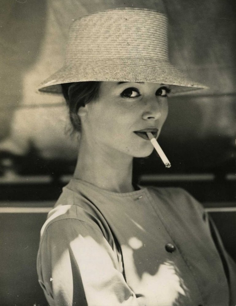 Film Noir Photos: The Art of the Dangle: Elsa Martinelli