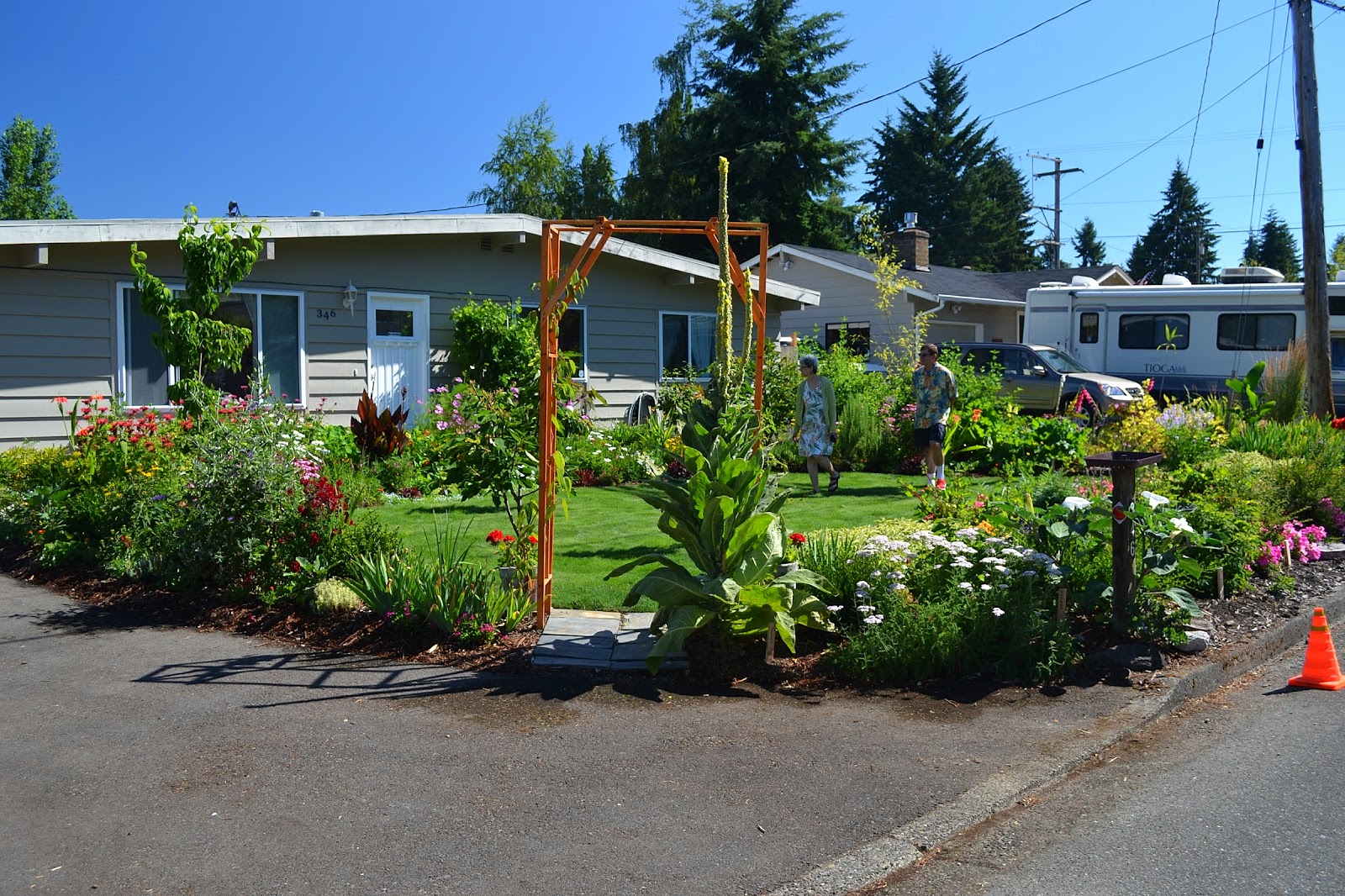 The Outlaw Gardener: Federal Way Symphony Garden Tour Part One: Last ...