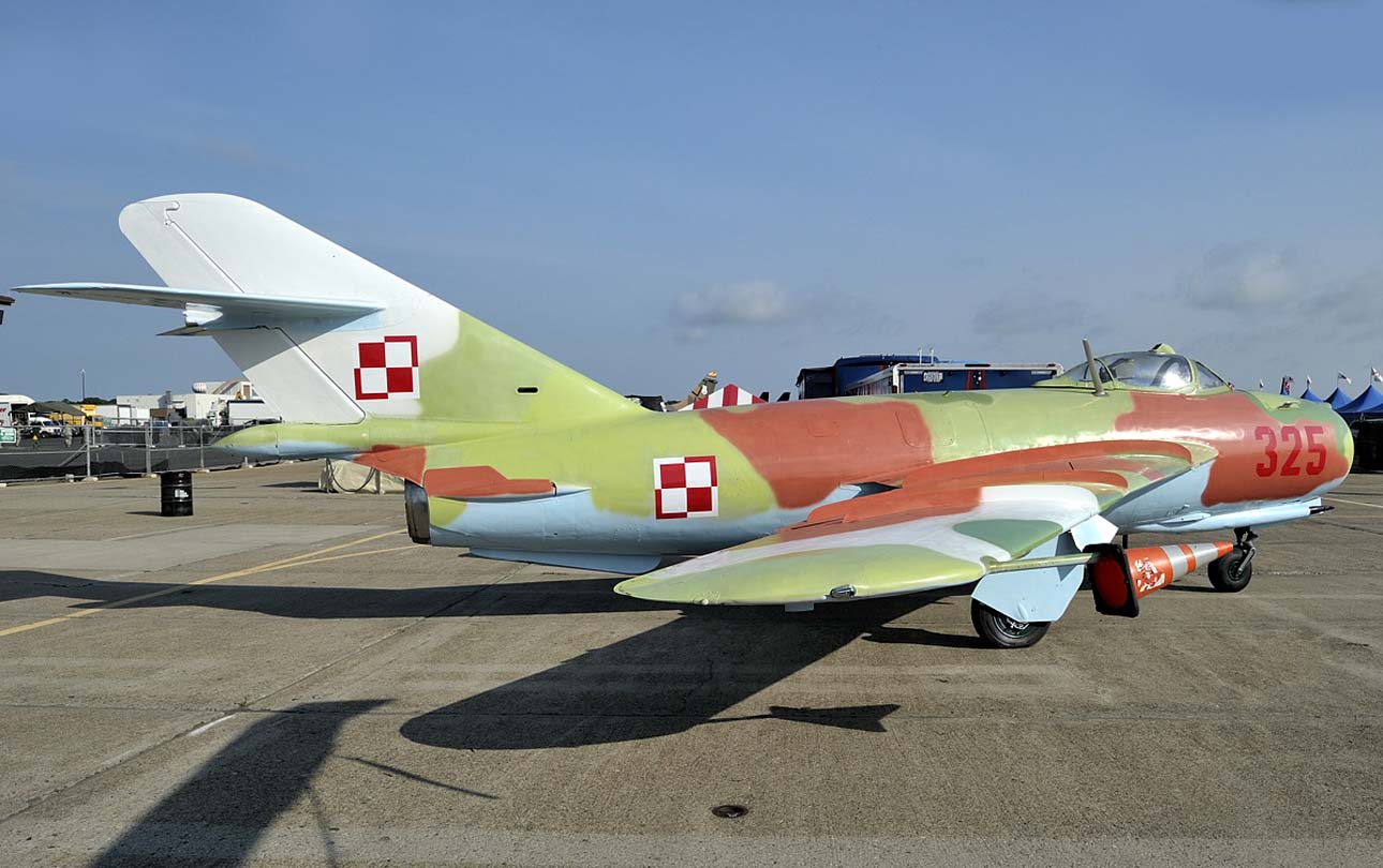 nhungdoicanh: PZL-Mielec Lim-6