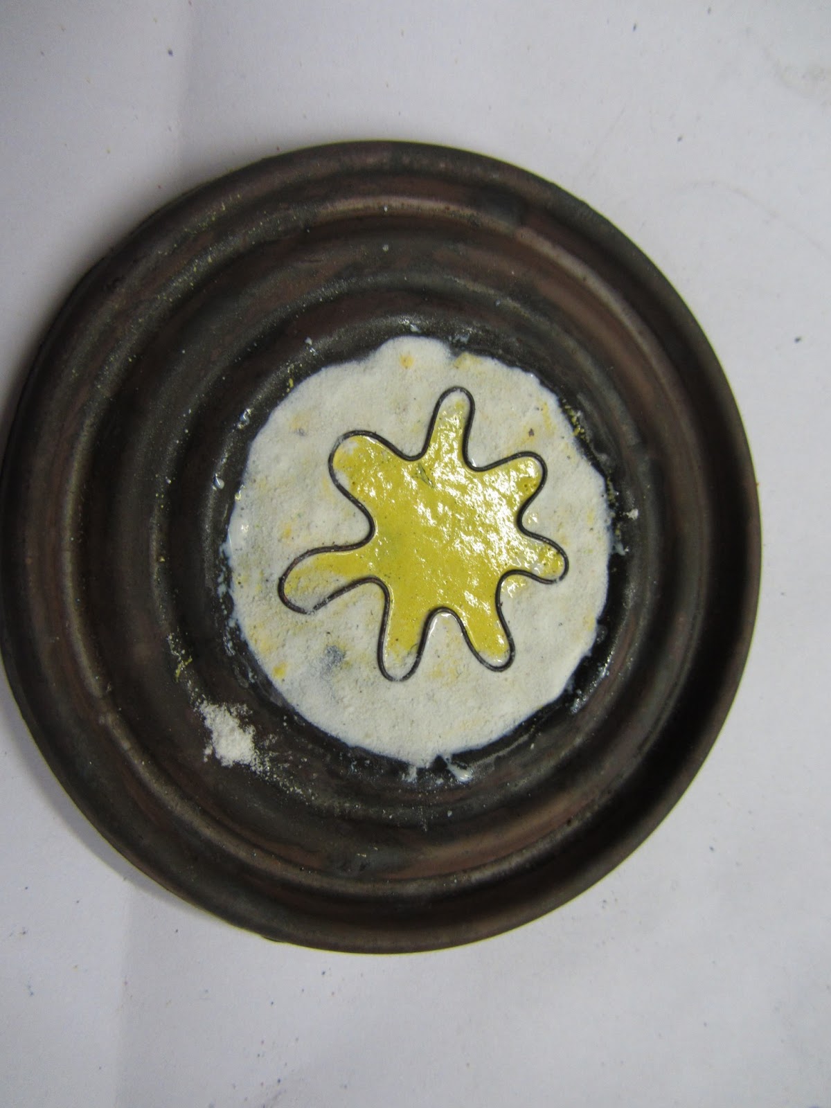 Mabel Lowman Art: Metalwork: Recycling a cat food can