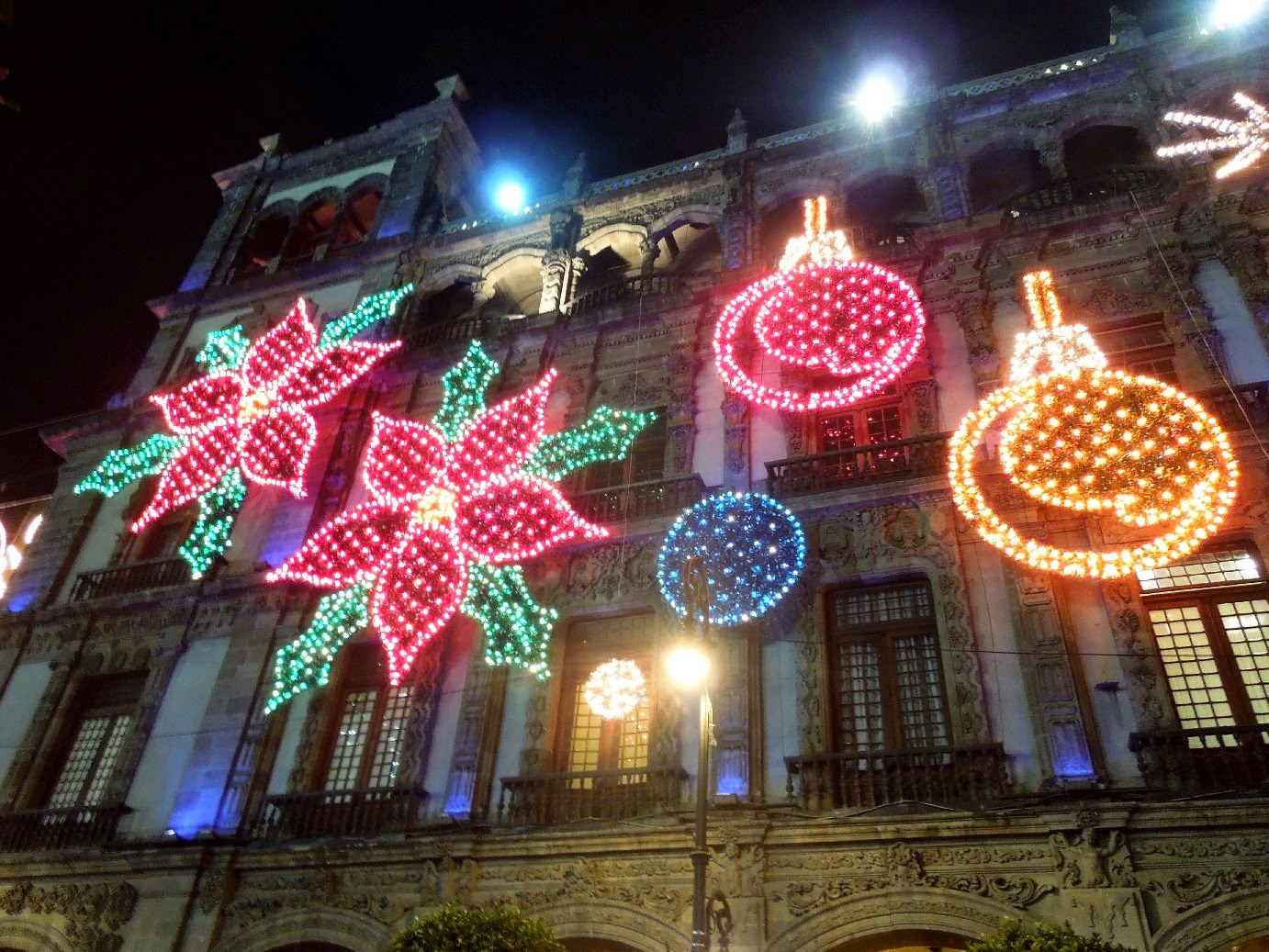 A Retired Teacher In Mexico City Christmas Lights In Mexico City a-retired-teacher-in-mexico-city-christmas-lights-in-mexico-city