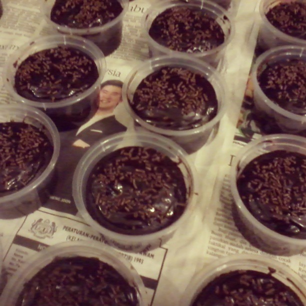 Sweet. Love. Life: KEK CHOCOLATE MOIST