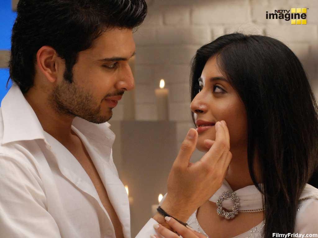 GalleryBuzz: Kitni Mohabbat Hai