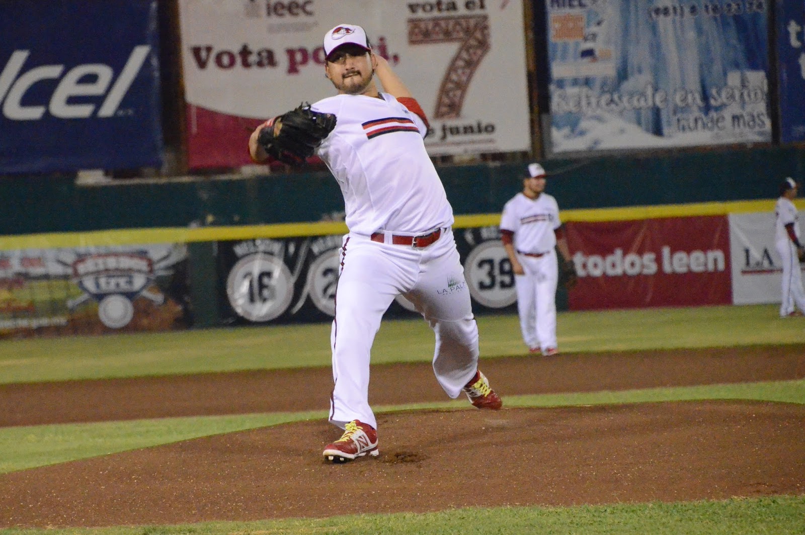 BEISBOL CAMPECHANO: * RUBÉN MATEO Y DAVE SAPPELT CONTRIBUYEN AL TRIUNFO ...