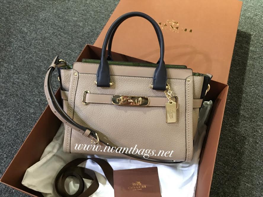 Coach 36153 Swagger 27 in Colorblock Leather Bag