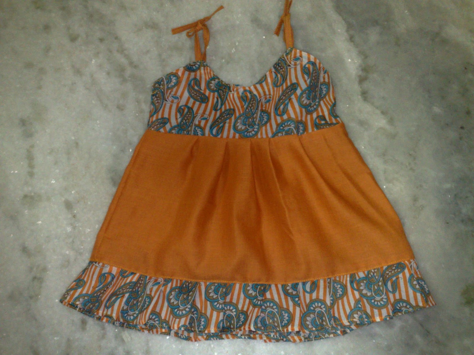 SARAN-EMBROIDERY: BABY FROCK