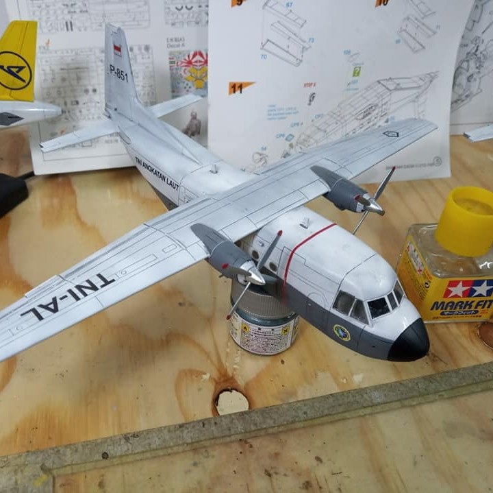 AIRPLANE SCALE MODELKIT: CASA C- 212