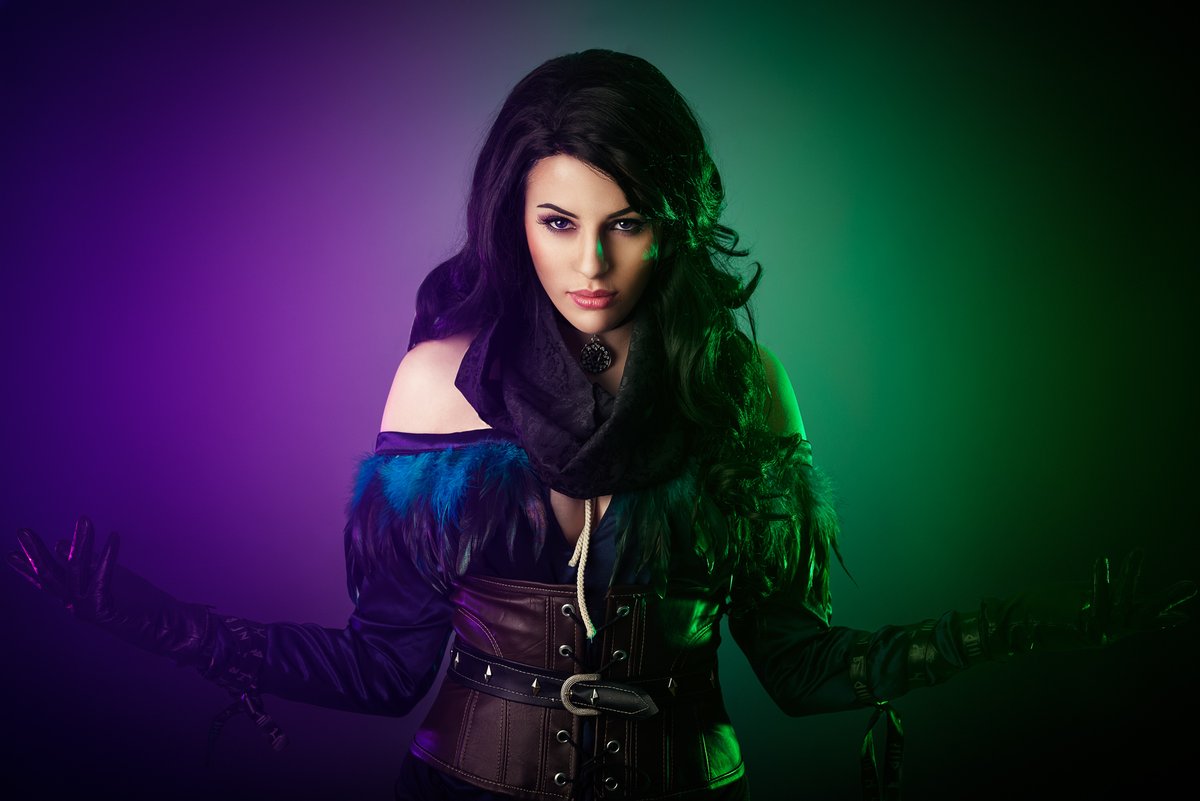 Cosplay Showcase: Element Cosplay's Yennifer!