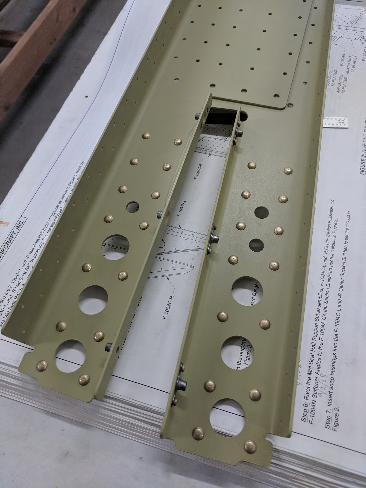 Damazio family's RV-10 project: Mid-fuselage bulkheads primer and riveting