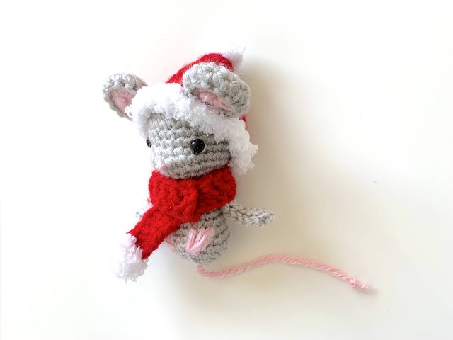 Christmas Mouse (Free Amigurumi Crochet Pattern) - Sweet Softies