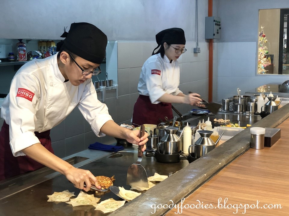 GoodyFoodies: CHIBO MyTOWN: Famous Okonomiyaki from Osaka, Japan!