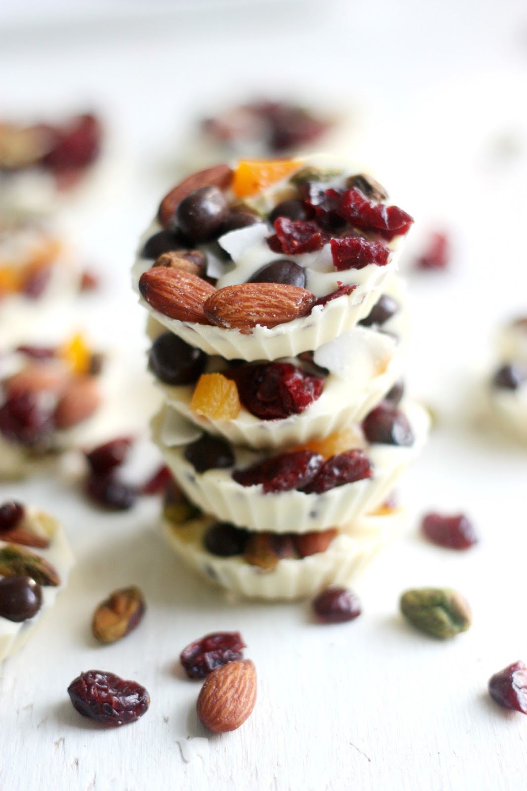 White Chocolate Trail Mix Cups | The Pretty Life Girls
