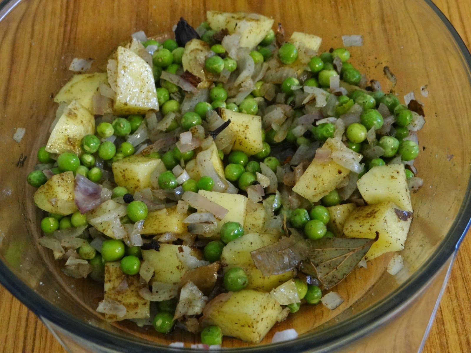 apigeonnapie: Microwave Aloo Matar Biryani