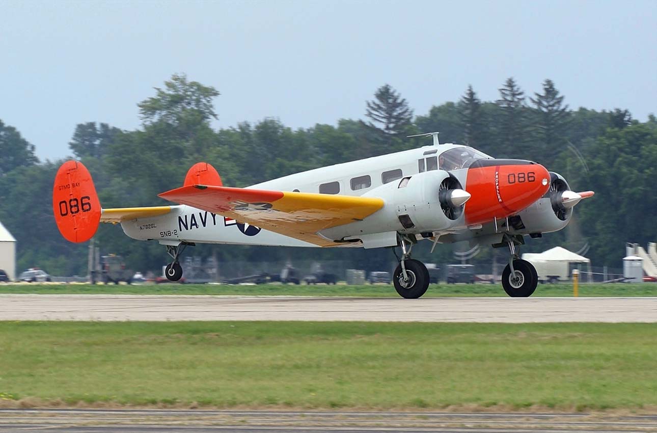nhungdoicanh: Beechcraft C-45 Expeditor