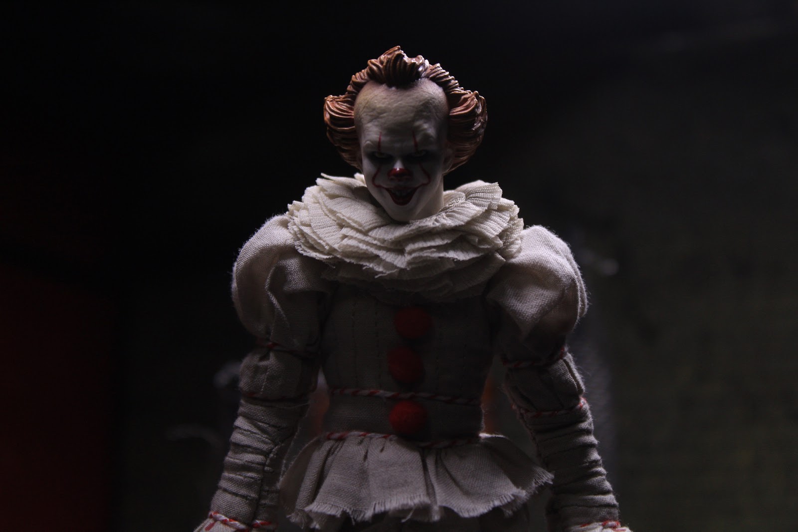 CobraShadowJoes: Mezco Toyz One:12 Pennywise IT Review