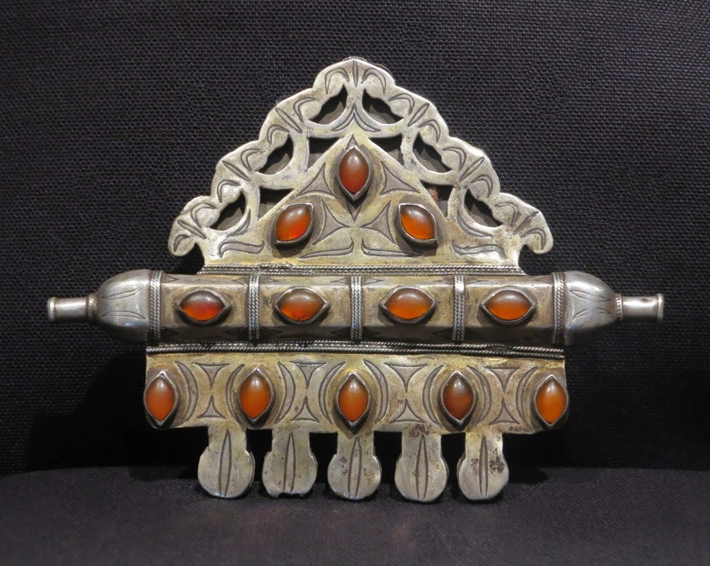 Local style: Ethnic jewelry of the republics of Central Asia