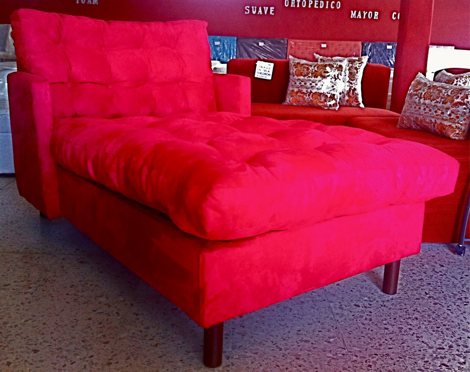 Colchones y Muebles Imperial: Sillon Chaise Longue Rojo
