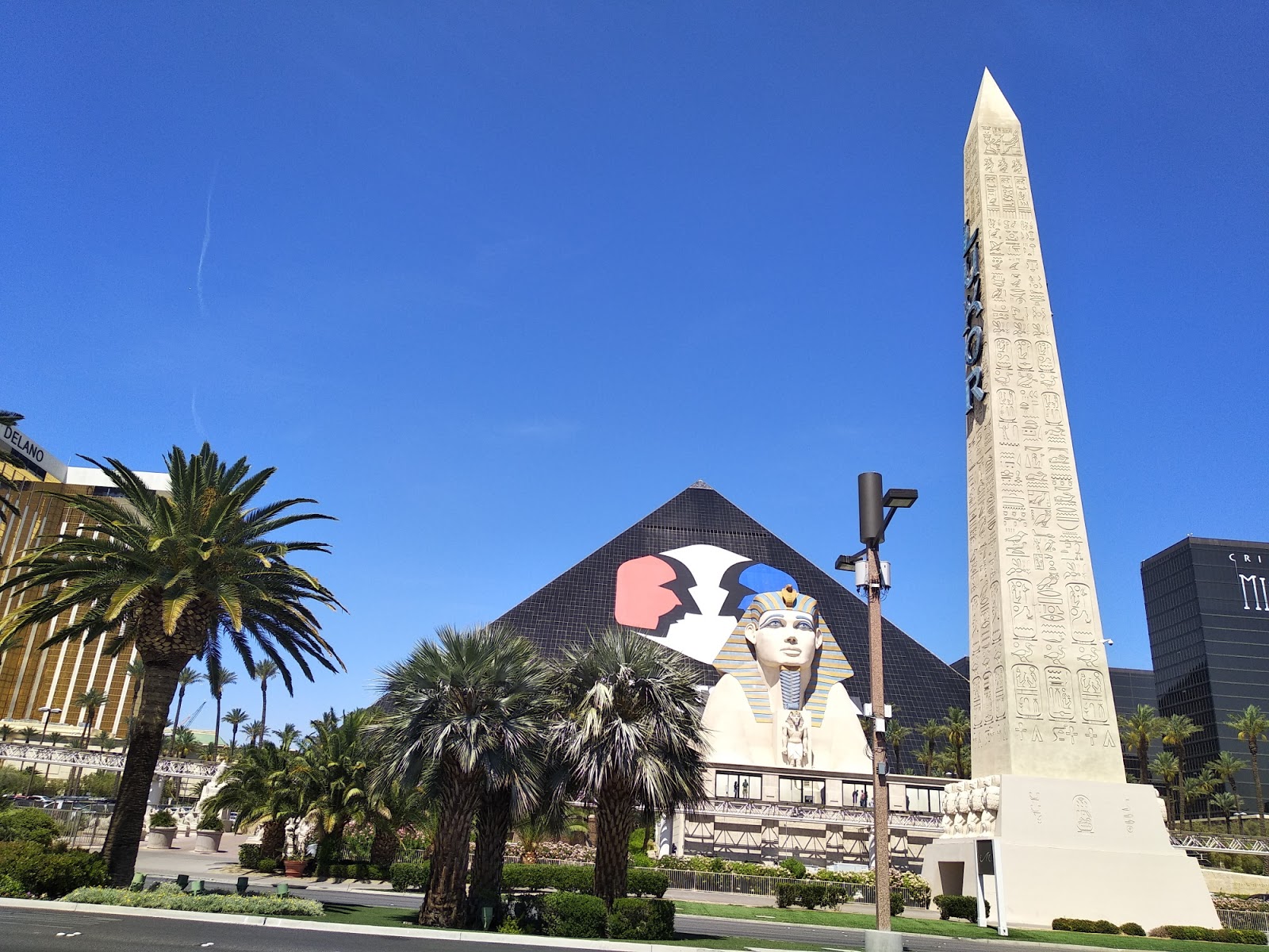 The Global Local Guide Las Vegas Visit Luxor Hotel the-global-local-guide-las-vegas-visit-luxor-hotel