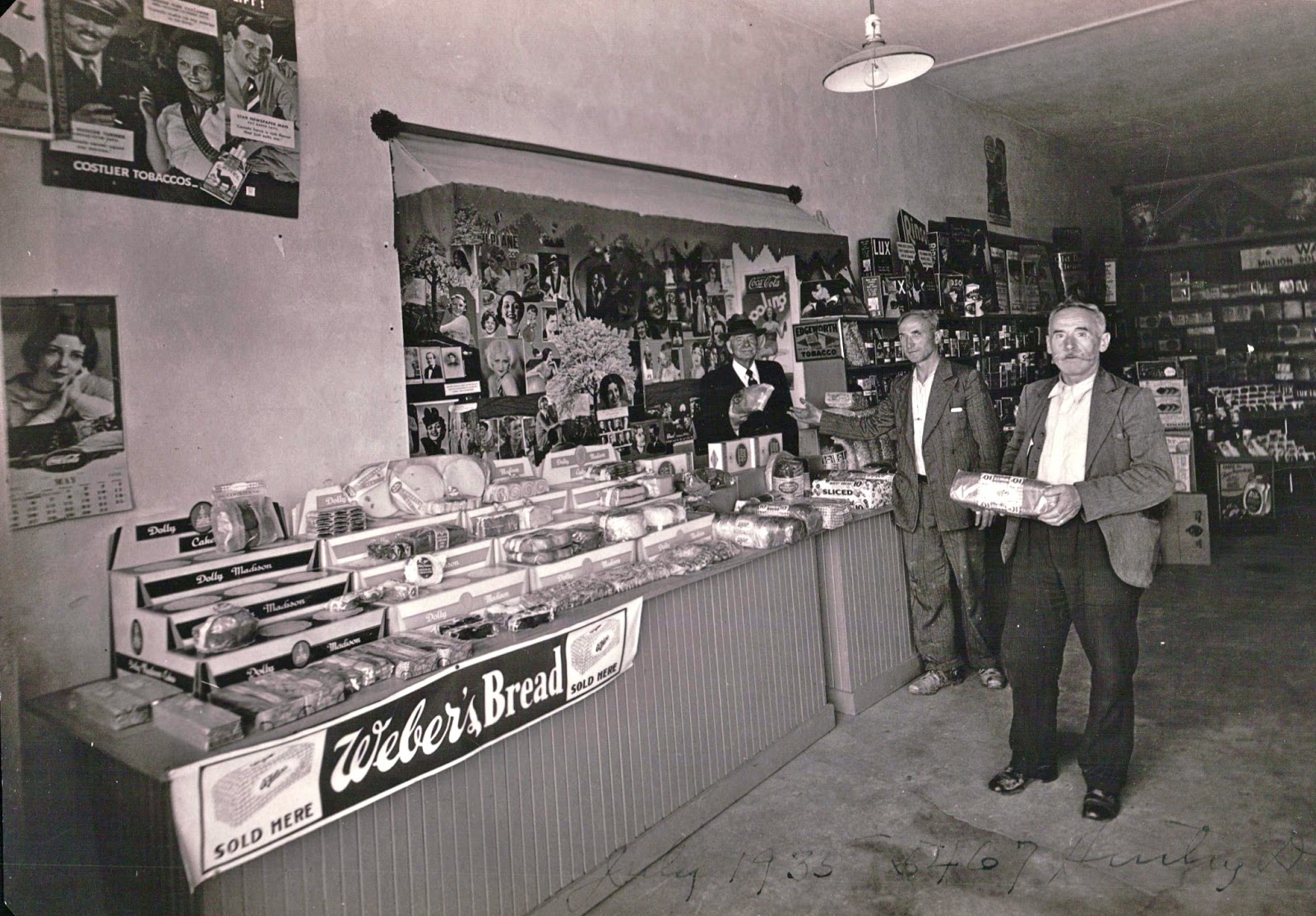 Cheerful Thrifty Door: Let's Look Inside a 1935 Grocery Store