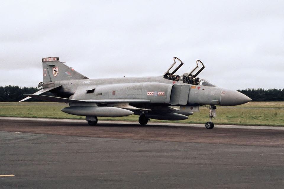 Jet & Prop by FalkeEins: British Phantoms - F-4 Phantom II in RAF & FAA ...