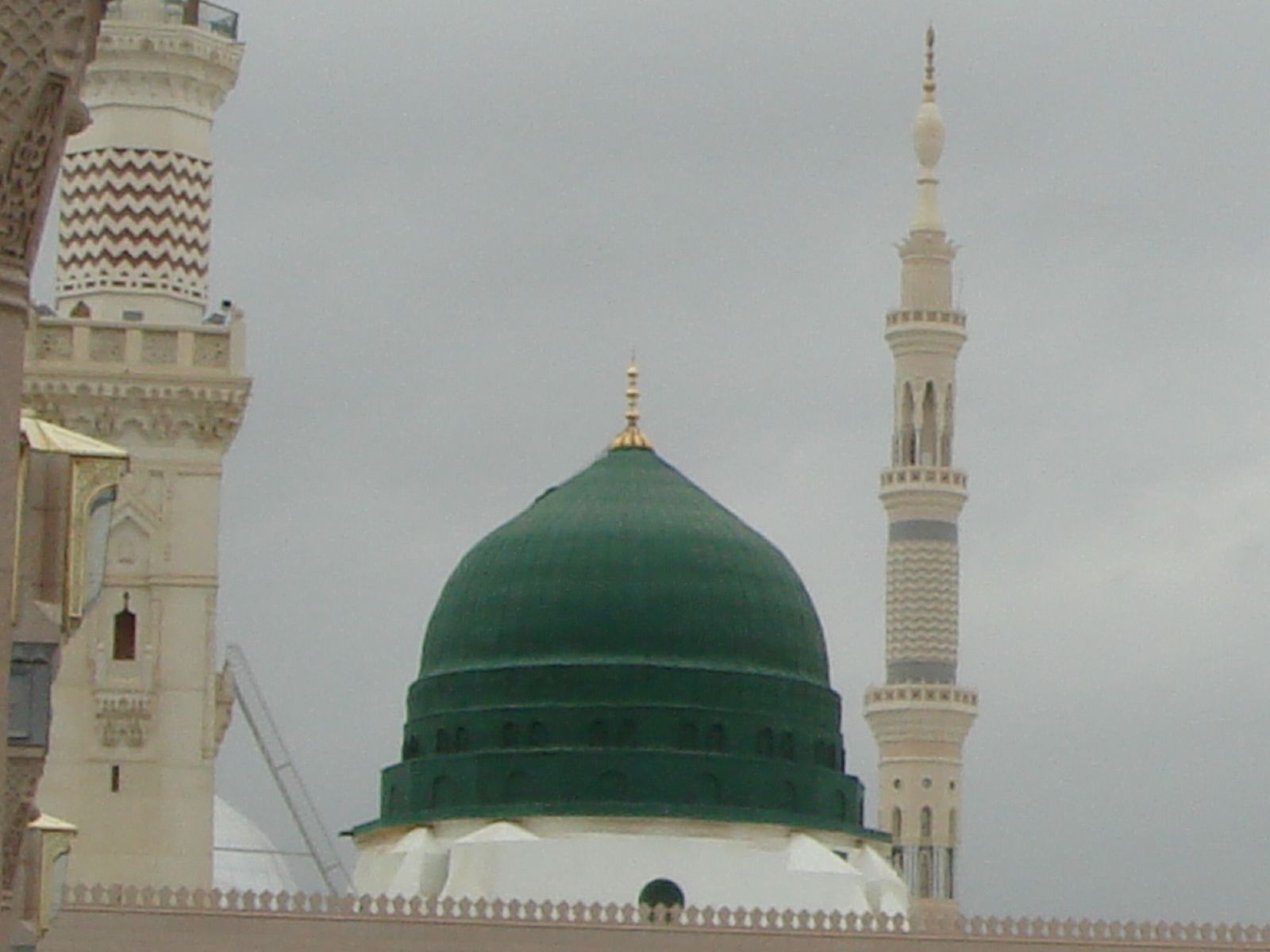 Islamic Holly Places: Gumbad-E-Khizra