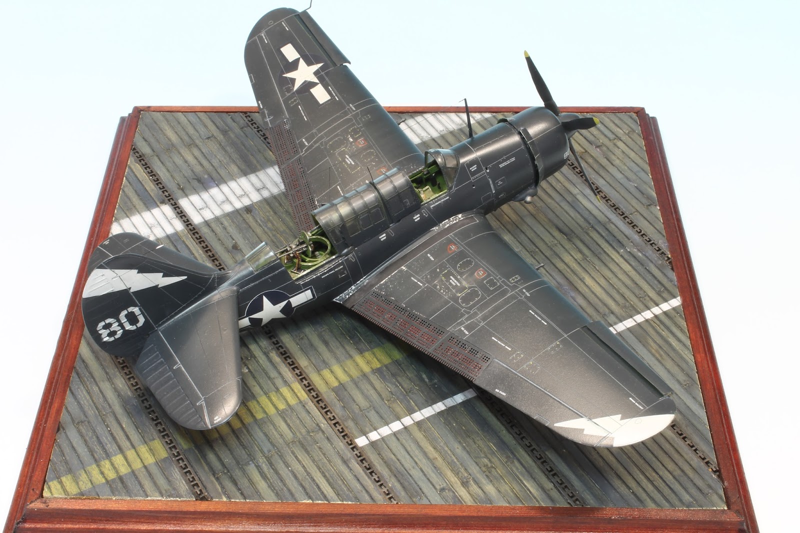 Istvan Michalko's scale models: Curtiss SB2C-4E Helldiver 'White 80 ...