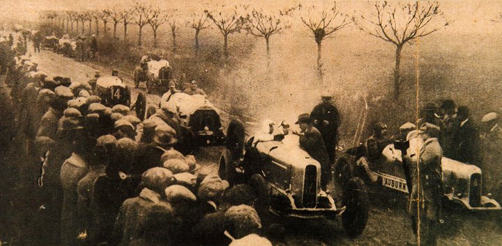 ROBELITO Motors: UN DIA COMO HOY PERO DE 1926