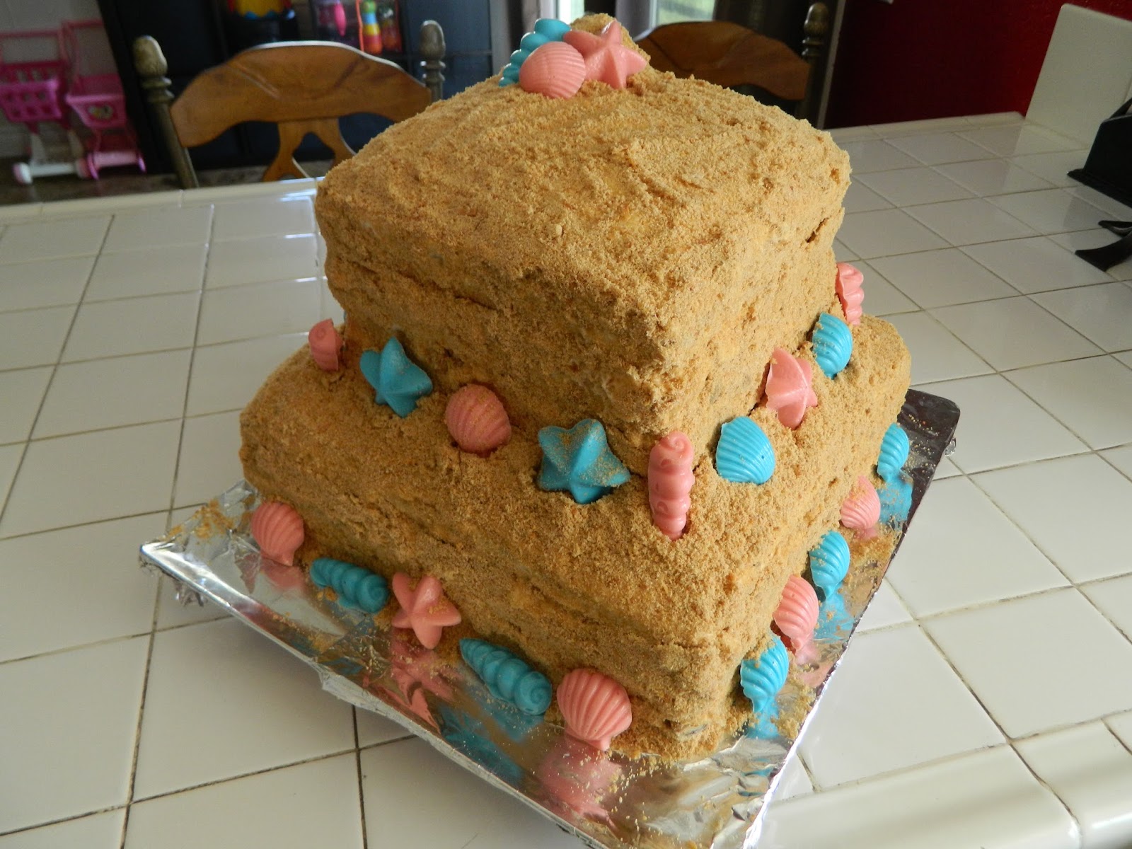 Hawes Mom: How To: Make a Sandcastle Cake