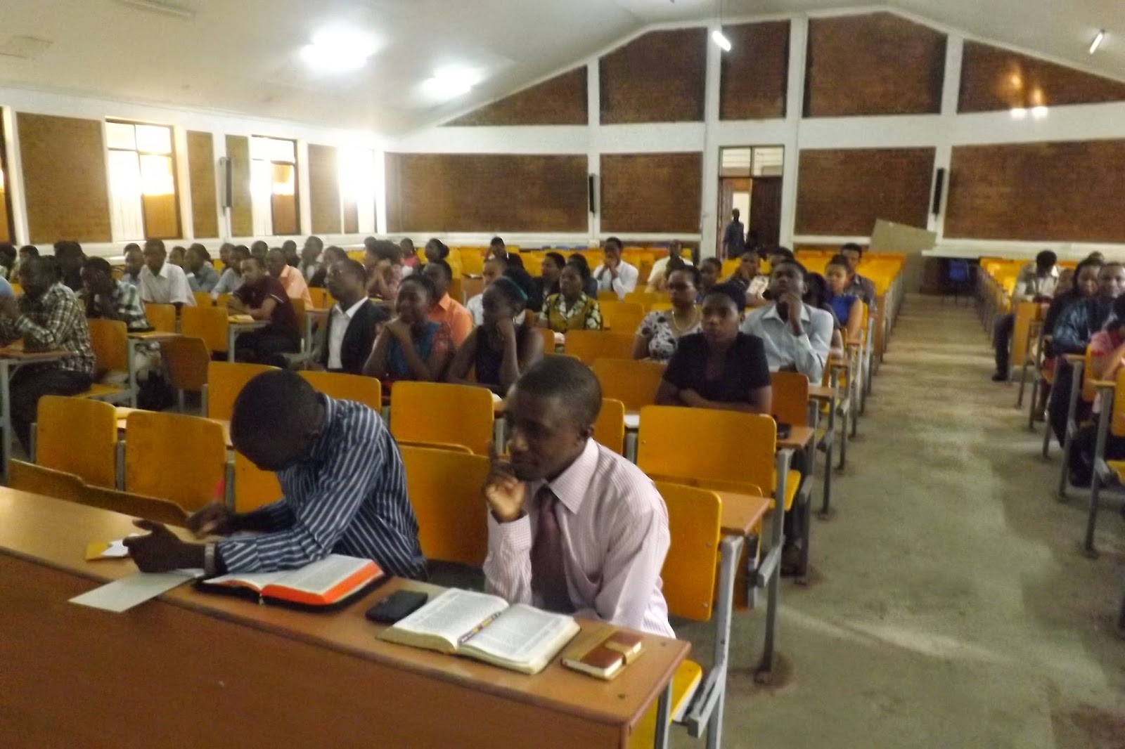 UNIVERSITY STUDENTS CHRISTIAN FELLOWSHIP(USCF)-BUGANDO: picha