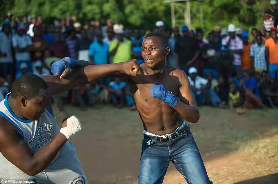 The GIST: Real Live Fight Club in South Africa, Rules Blood, Knock out ...