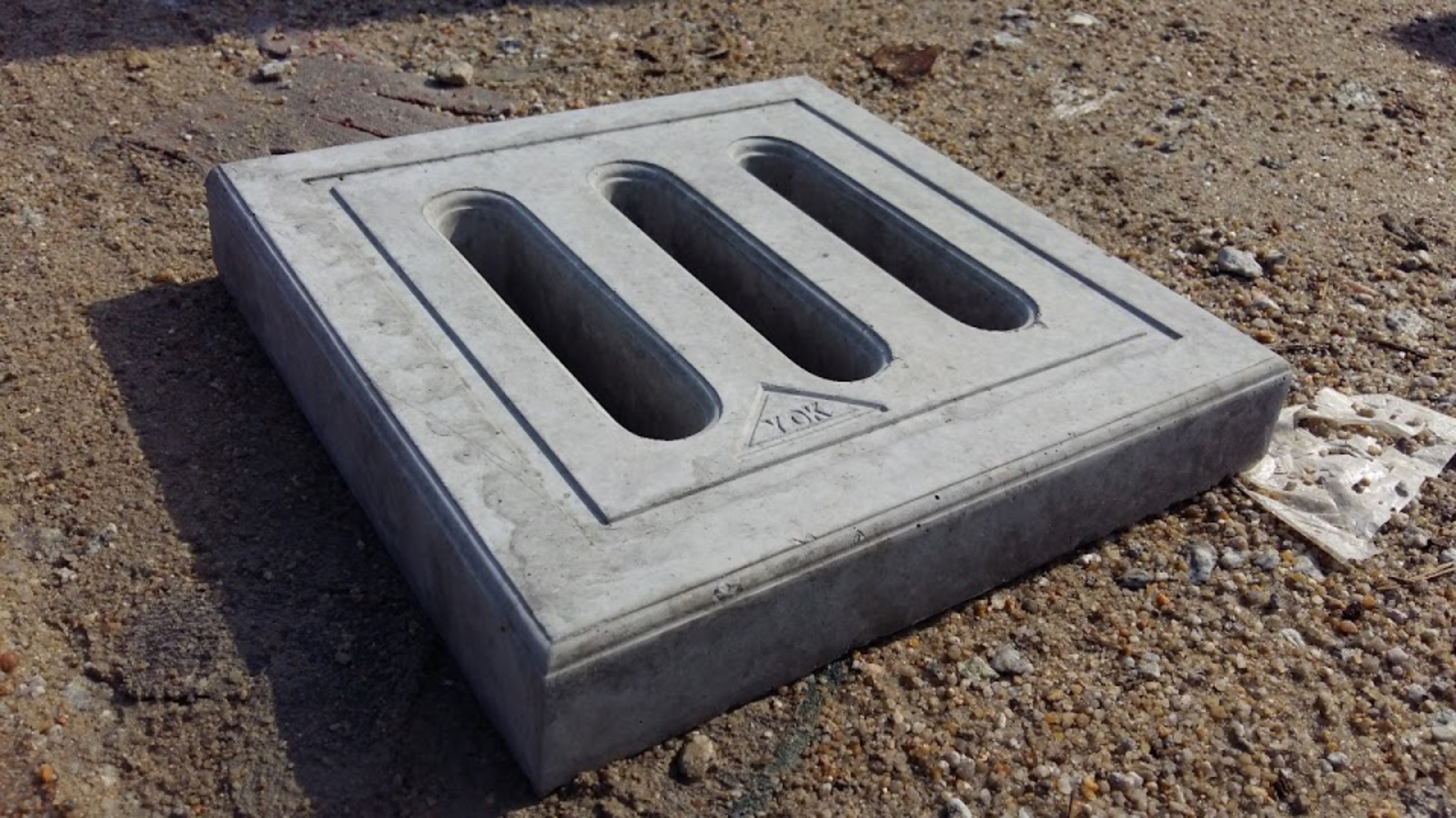 PRECAST COMPRESSED SLAB / CONCRETE GRATING: COMPRESSED CONCRETE SLAB