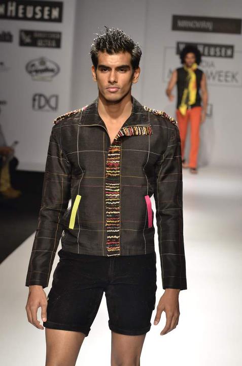 Hot Body Shirtless Indian Bollywood Model & Actor: Taher Ali