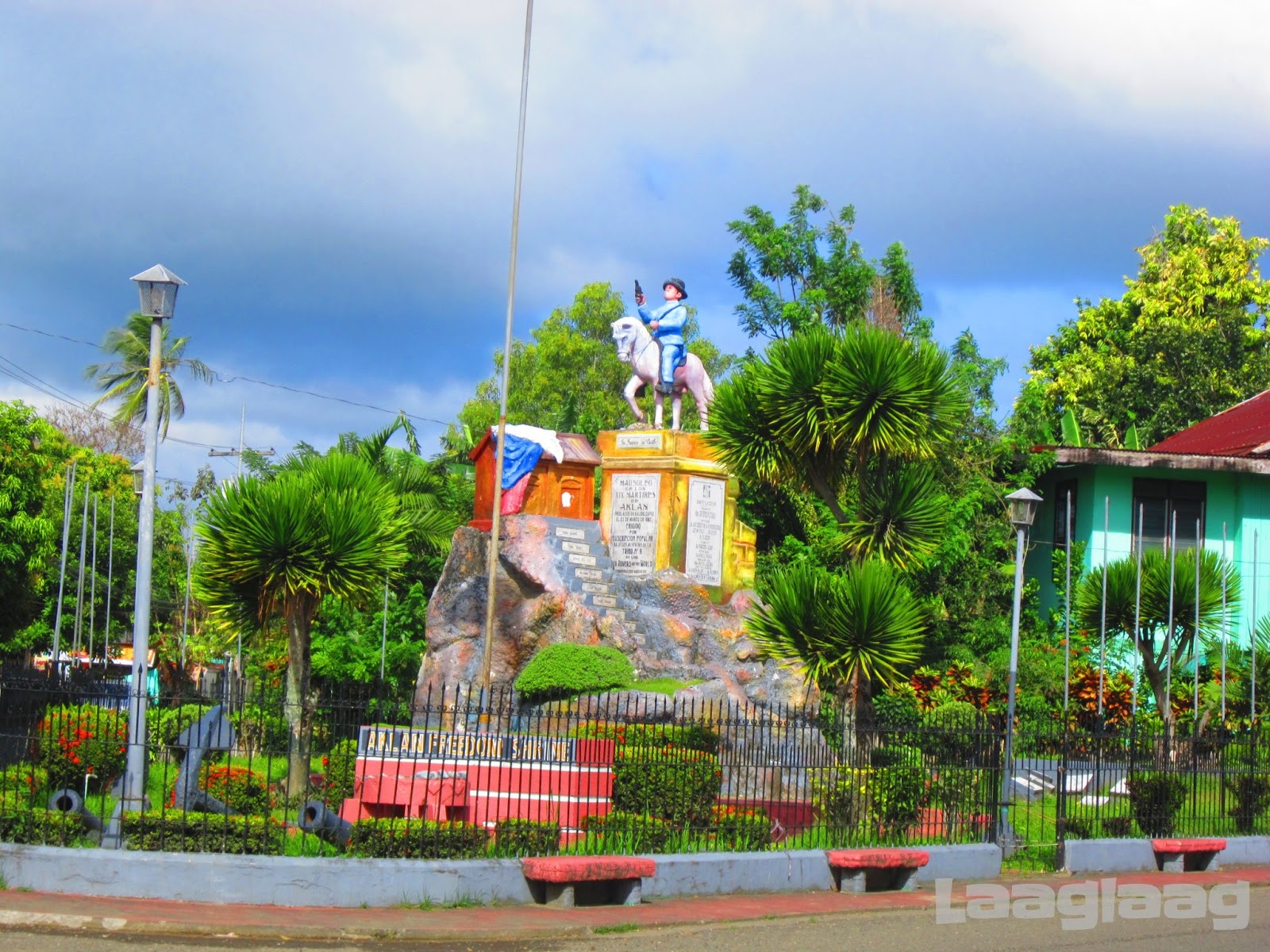Laaglaag: A Walk in the Town of Kalibo, Aklan