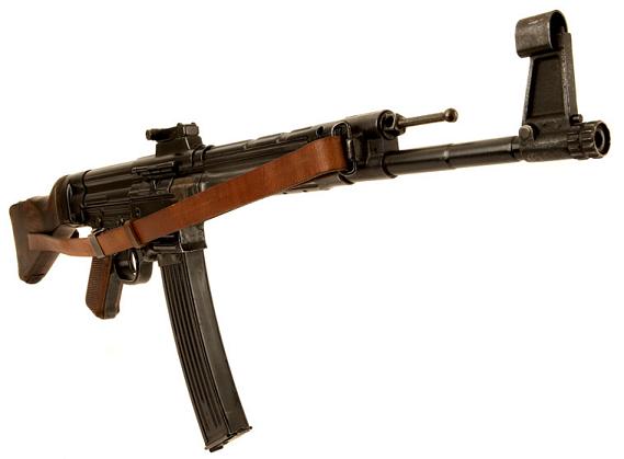 THE GUNS: STURMGEWEHR 44/STG 44