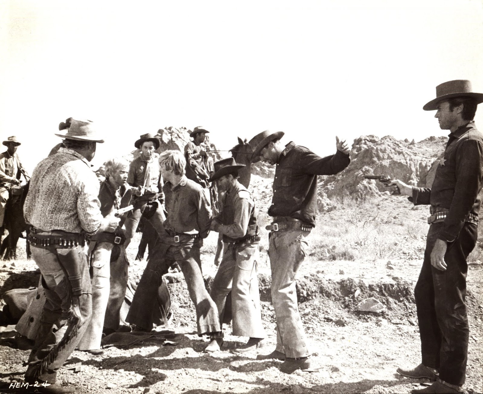 MON NOM EST PERSONNE: LES IMAGES DU WESTERN SPAGHETTI.: "PENDEZ- LES ...