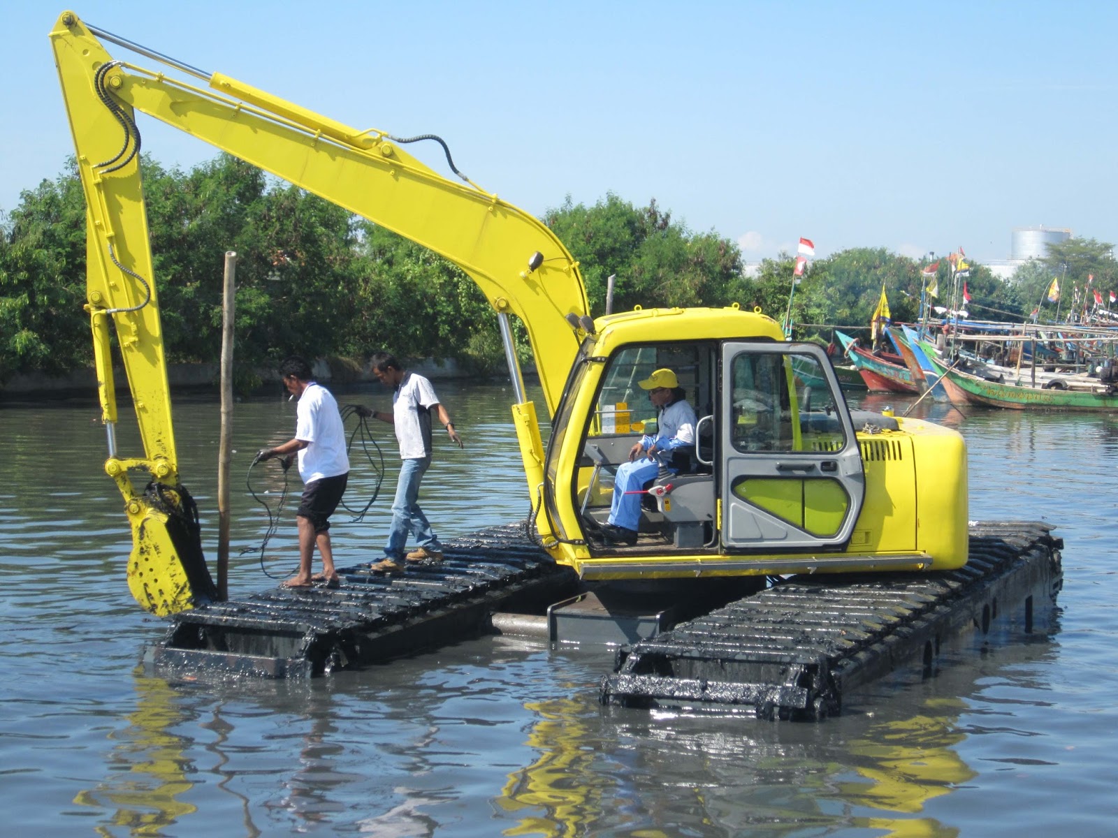 Amphibious Excavator