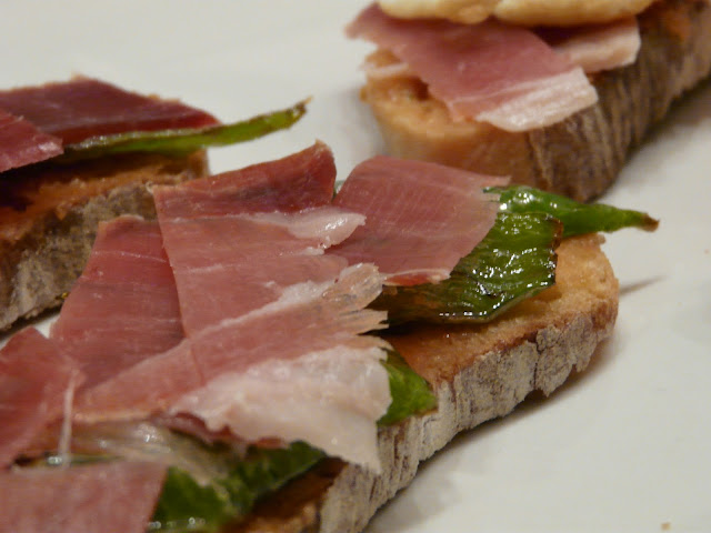 Mmmmm... Me gusta comer: TAPAS DE JAMÓN IBÉRICO