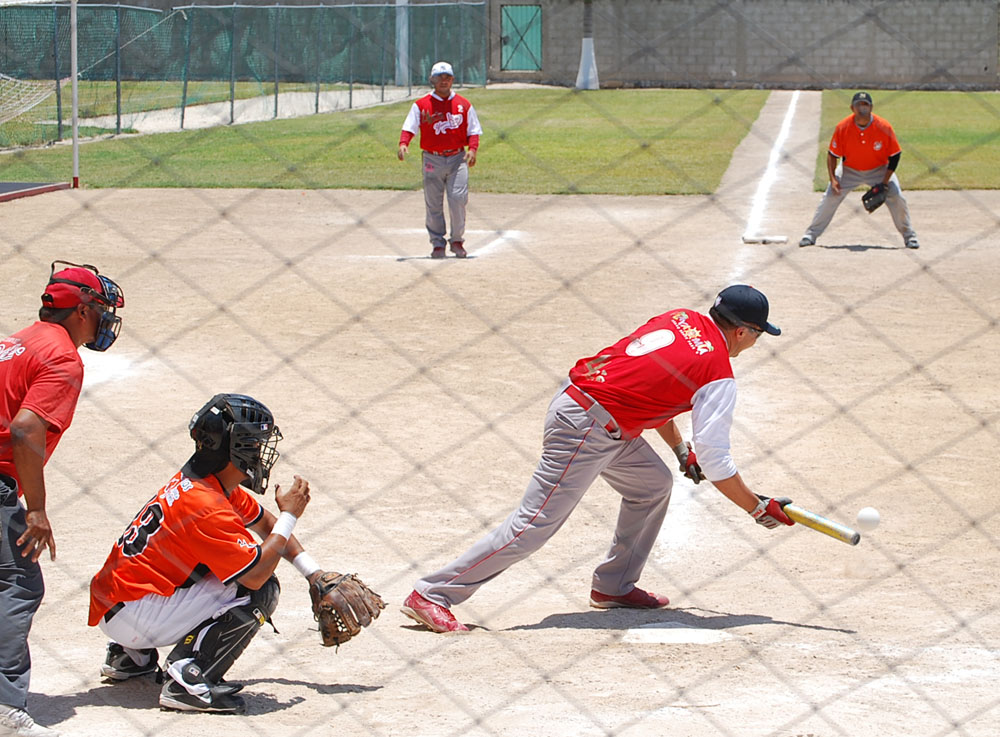 DEPORTES COZUMEL: VOLVERAN EMOCIONES EN SOFTBOL NOCTURNO