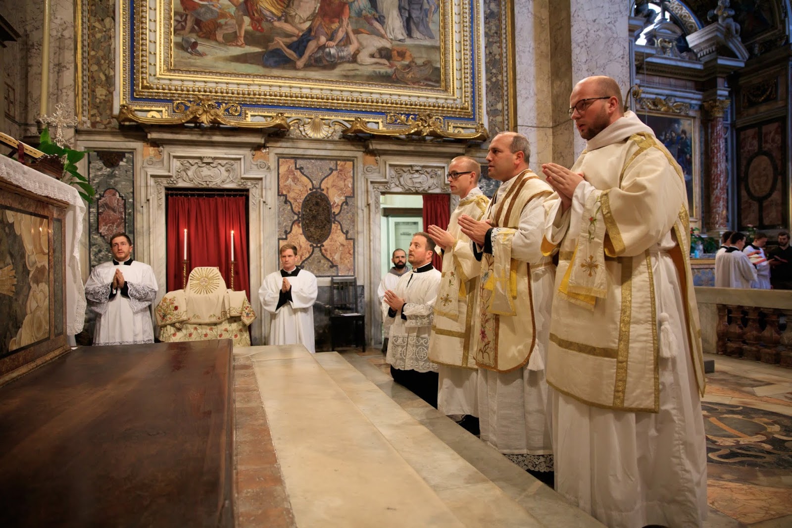 New Liturgical Movement: Pictures of Solemn Masses at the Angelicum in Rome