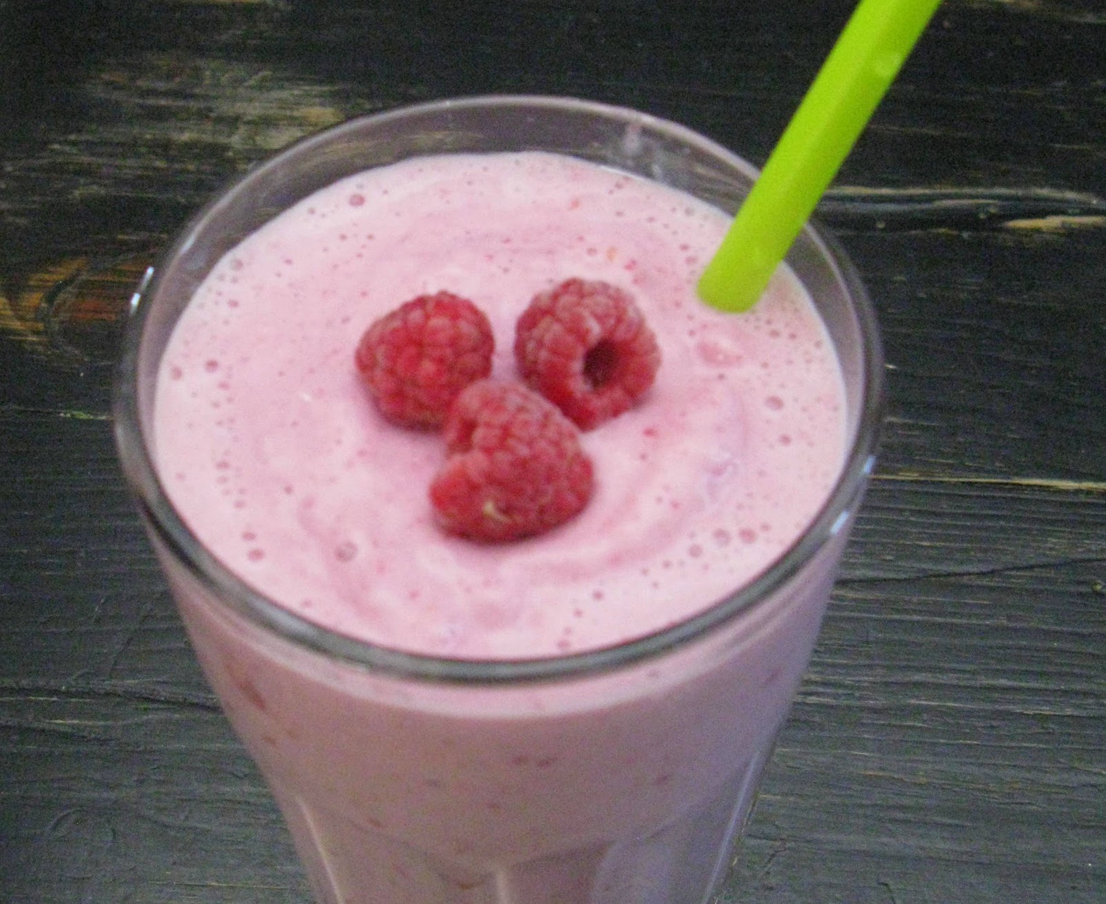Raspberry Coconut Oil Shake | I Gotta Try That...