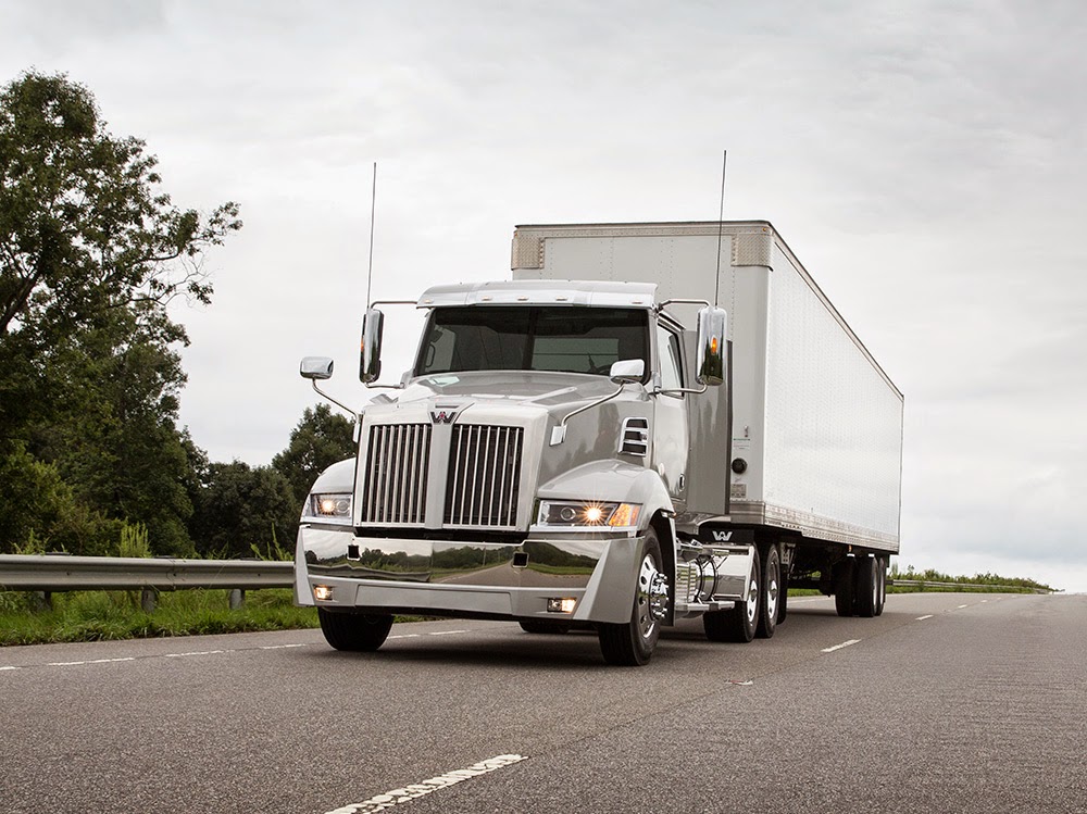 DIECIOCHO RUEDAS: WESTERN STAR 5700 XE…UNA NUEVA ESTRELLA EN EL FIRMAMENTO