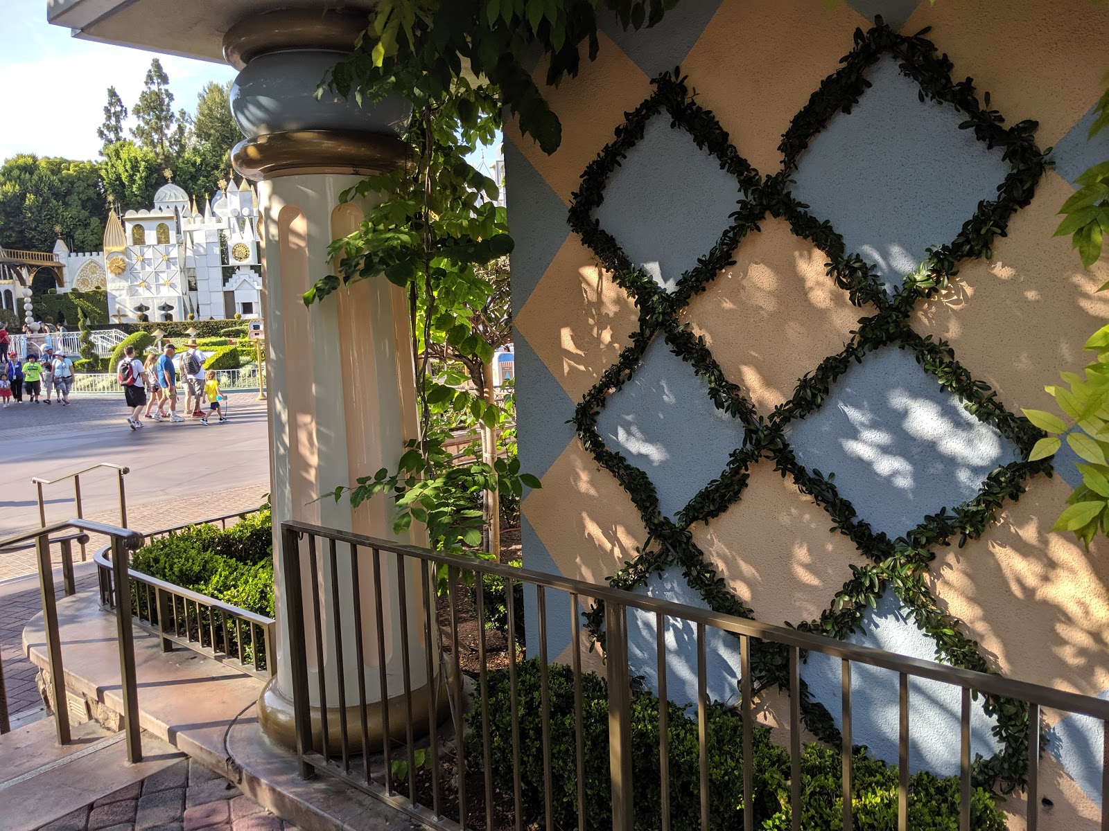 More Belgian Fence Espaliers At Disneyland
